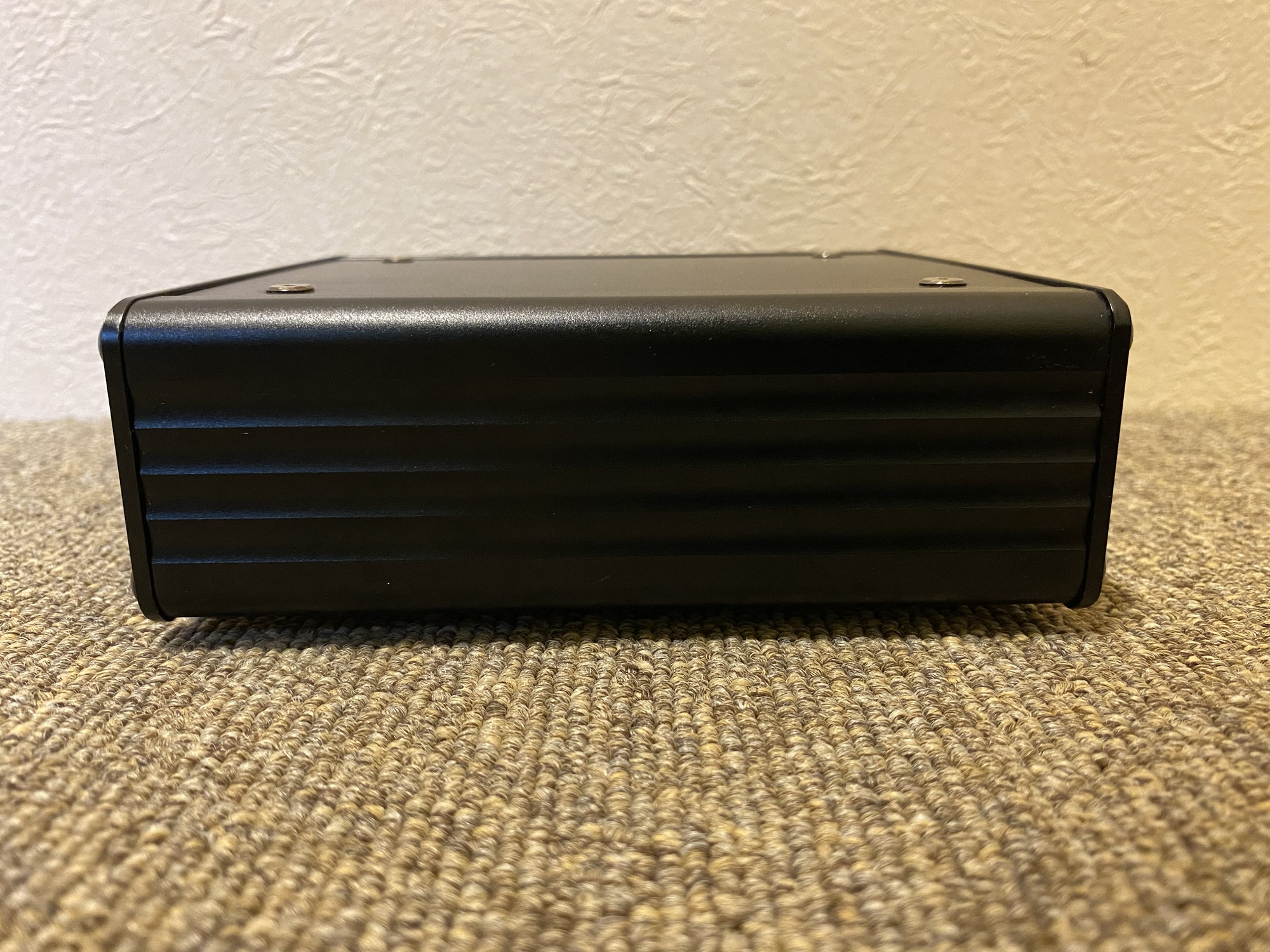 今回紹介するDS-DAC-10も小型のUSB DACです。 DS-DAC-10は小型のUSB DAC兼ヘッドホンアンプです。デスクトップ上に ...